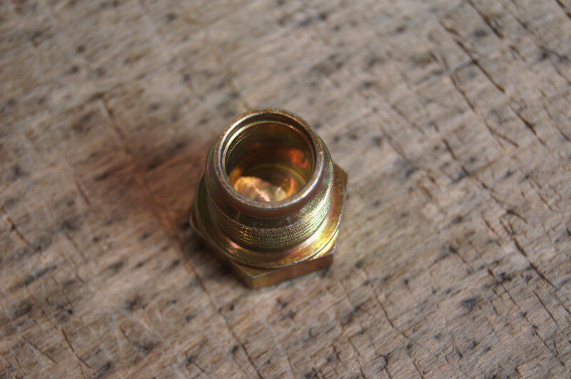 locking screw oil filter housing lid, 14,28