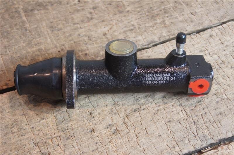 brake master cylinder W110 without brake booster -repro