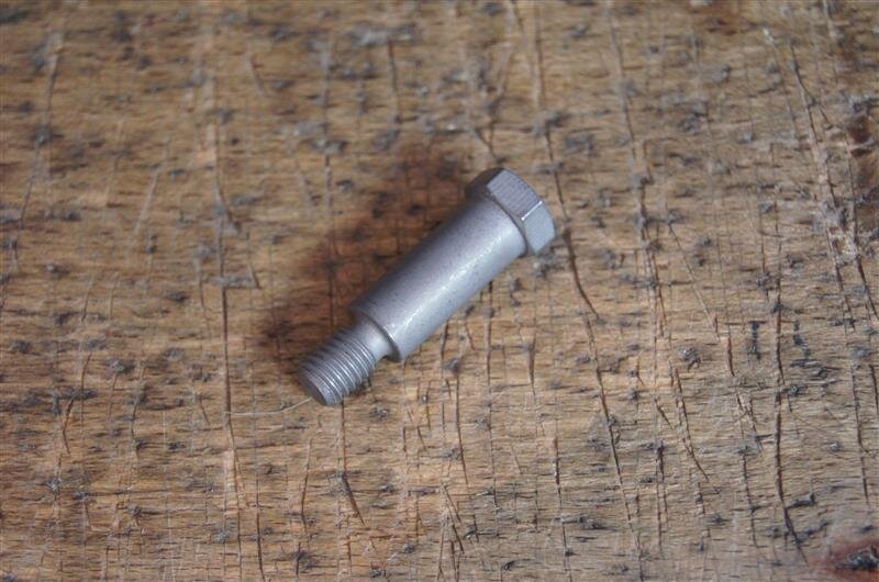 chain guide bolt M116 M117, 19,04