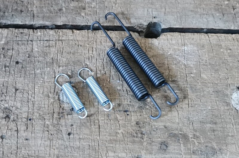return springs rear brake W110/W111/W113