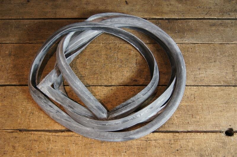 trunk seal W114 coupe - repro