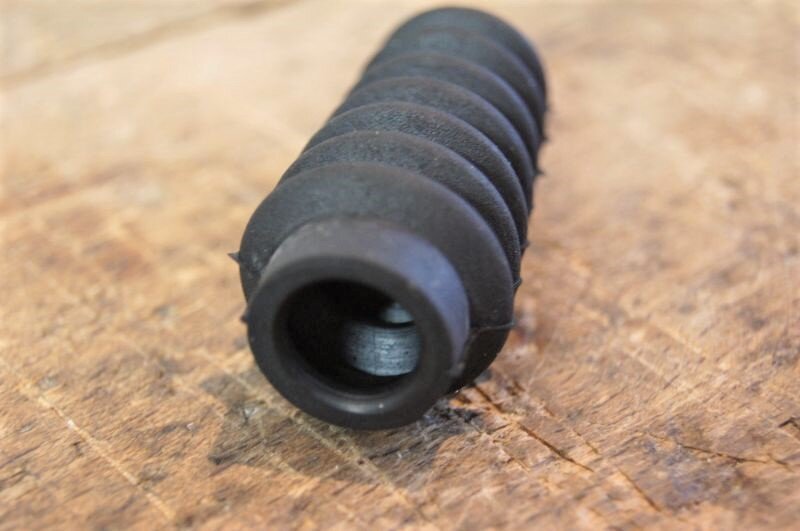 rubber bellow brake cable W113, 9,28