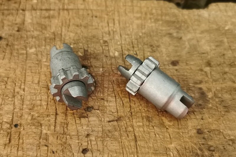 adjustment screw + bushing for hand brake ( set )