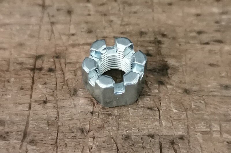 castle nut M10 for tie rod / drag link