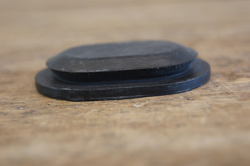 rubber plug, oval 107-114-115-123, 2,38